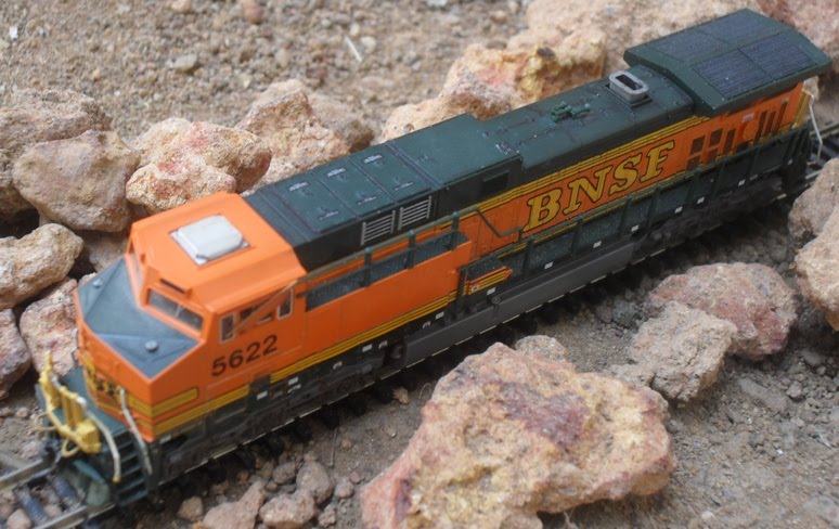 Thilan's N scale Layout: BNSF AC4400CW #5622