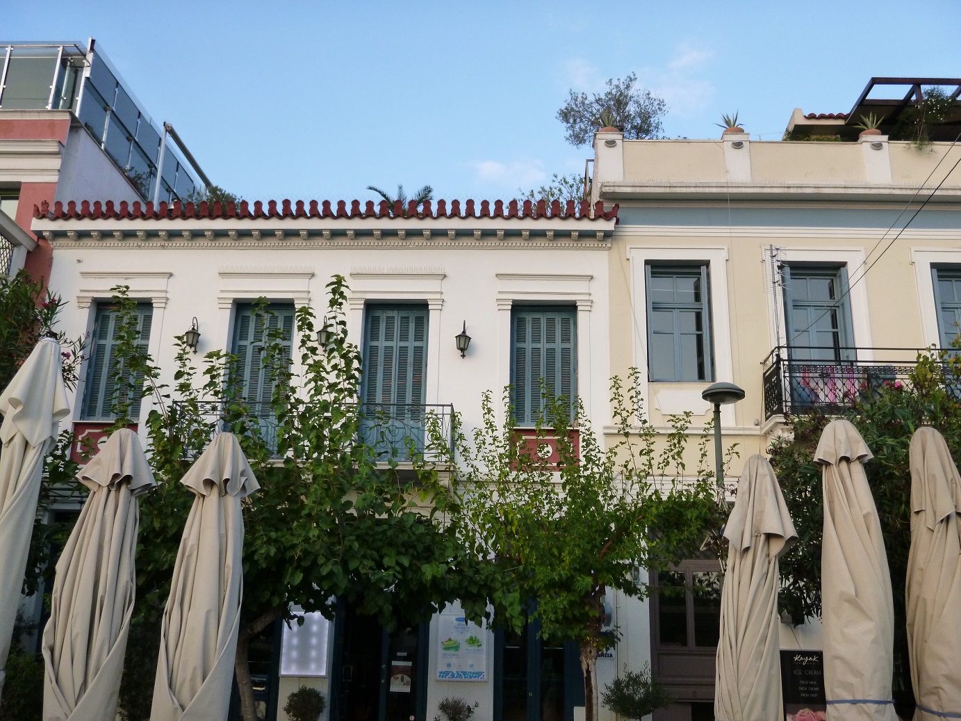 Γιώργος Πρίμπας (Στιγμές): [στο Θησείο - μεταξύ των οδών Αποστόλου ...