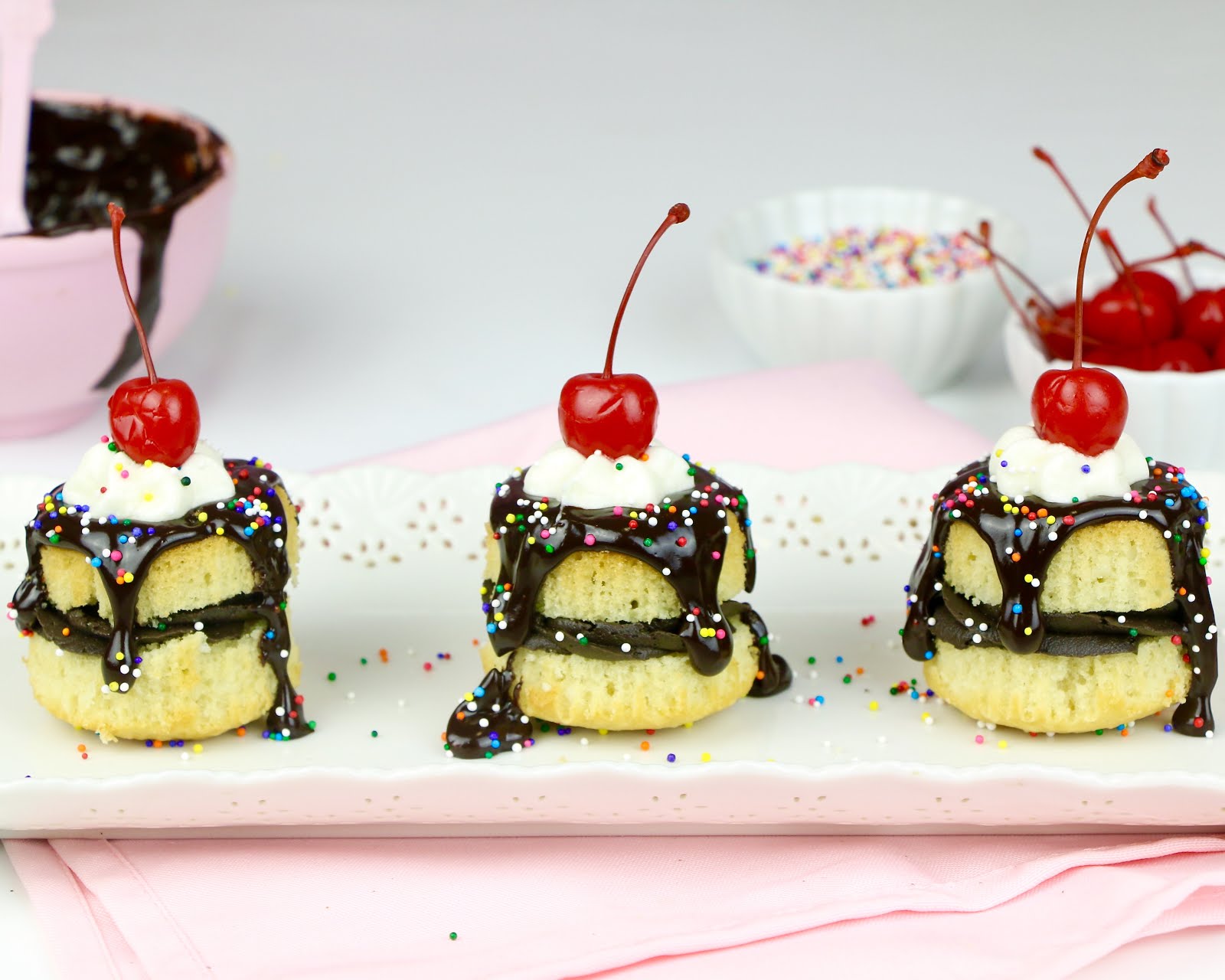 {VIDEO} Mini Layer Cake Cupcakes - The Lindsay Ann