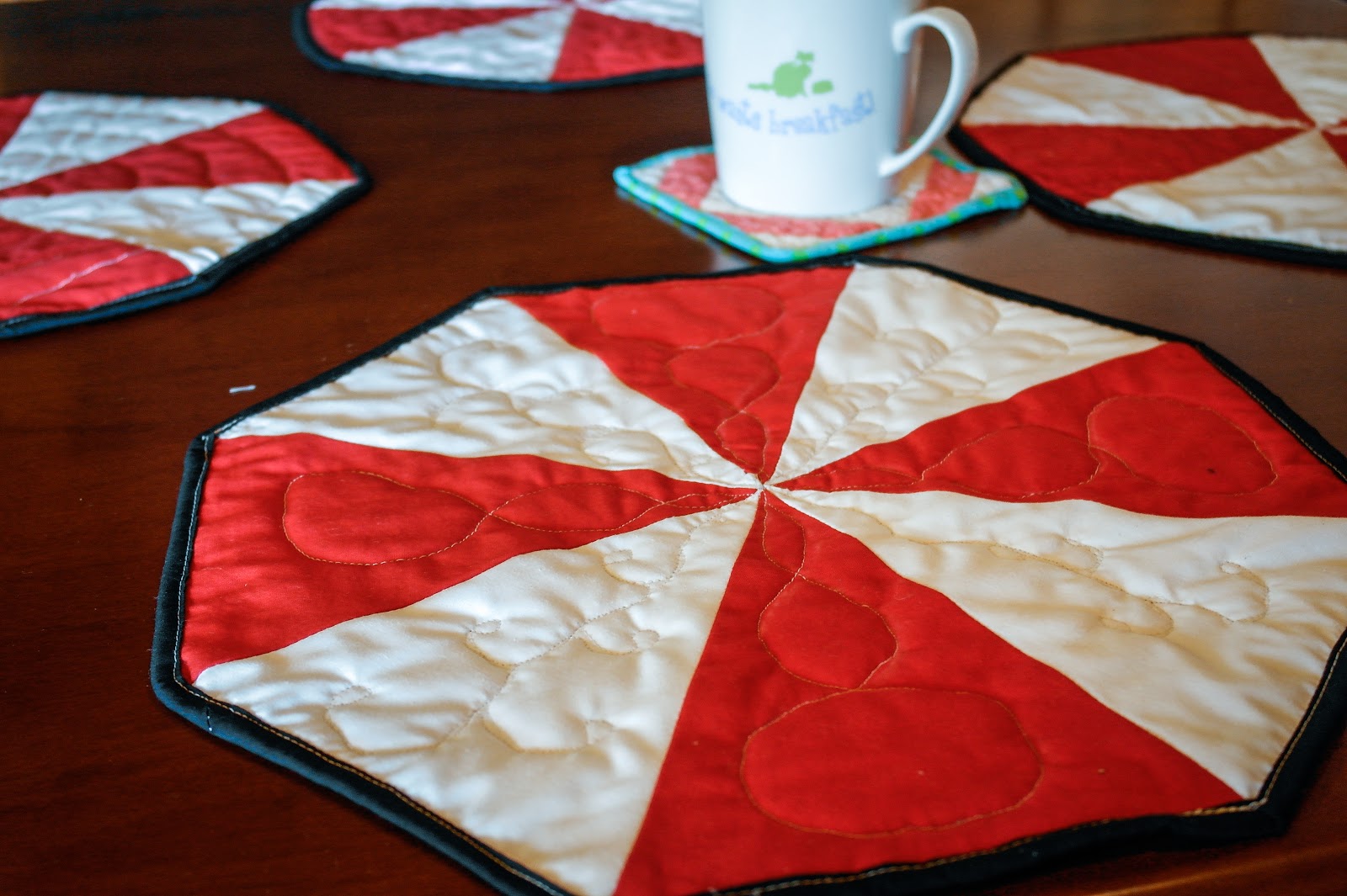 The Berry Bunch: Finished Octagonal Placemats
