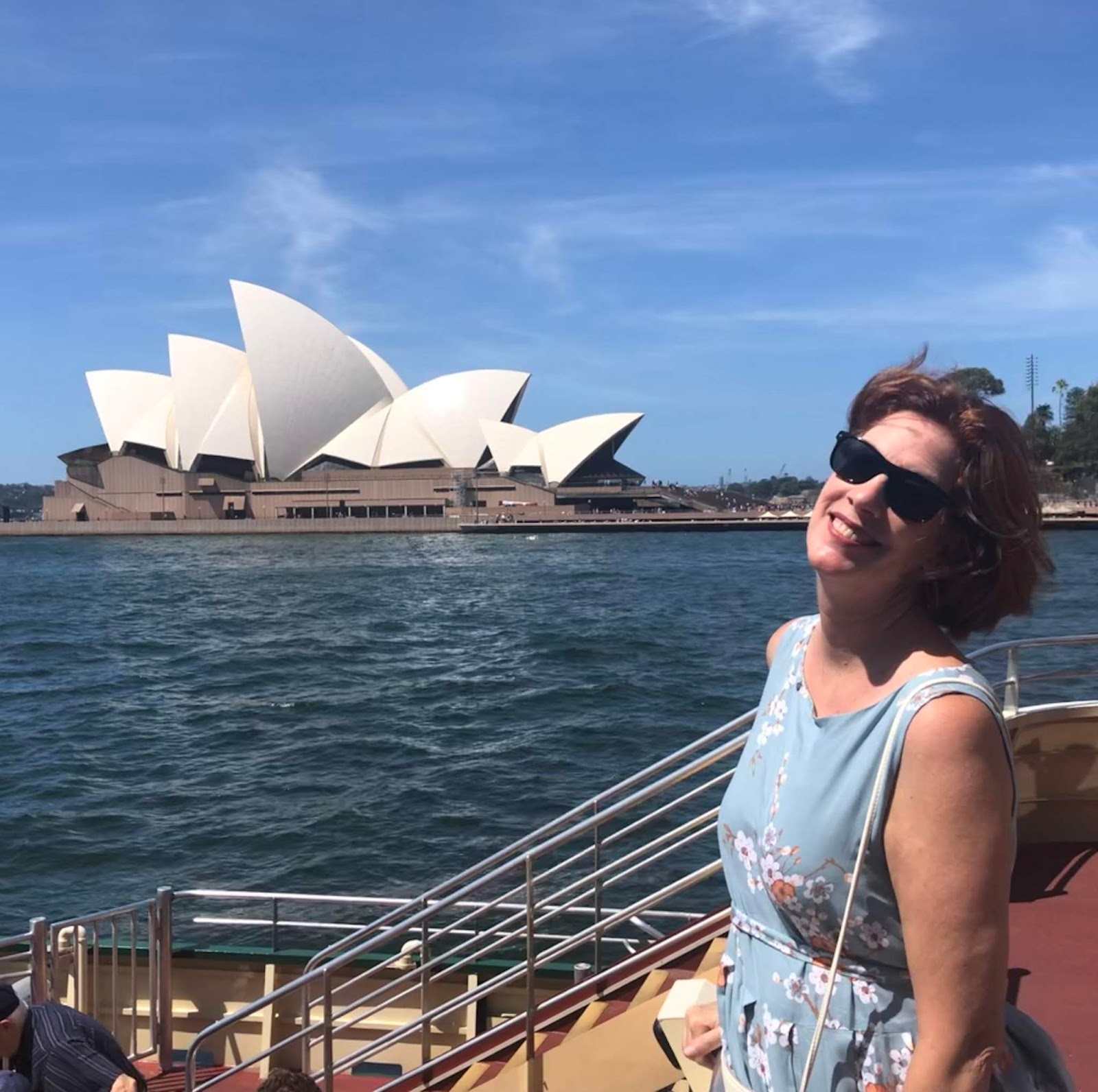 Sra. Bibliotecaria/ Where in the world is Ms. Bradley?: Sydney y Alice ...