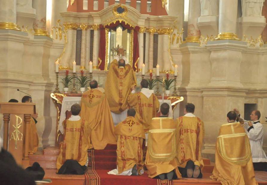 New Liturgical Movement: Pontifical Solemn Mass at the Throne ...