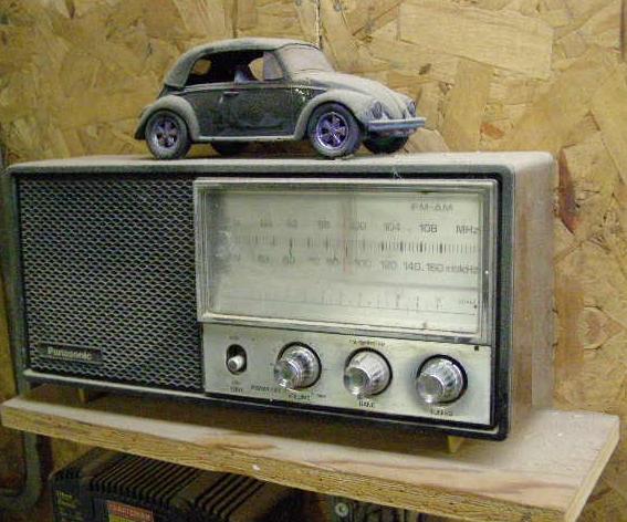 Bois et Verre: Le vieux poste de radio, se souvient de l'époque des ...