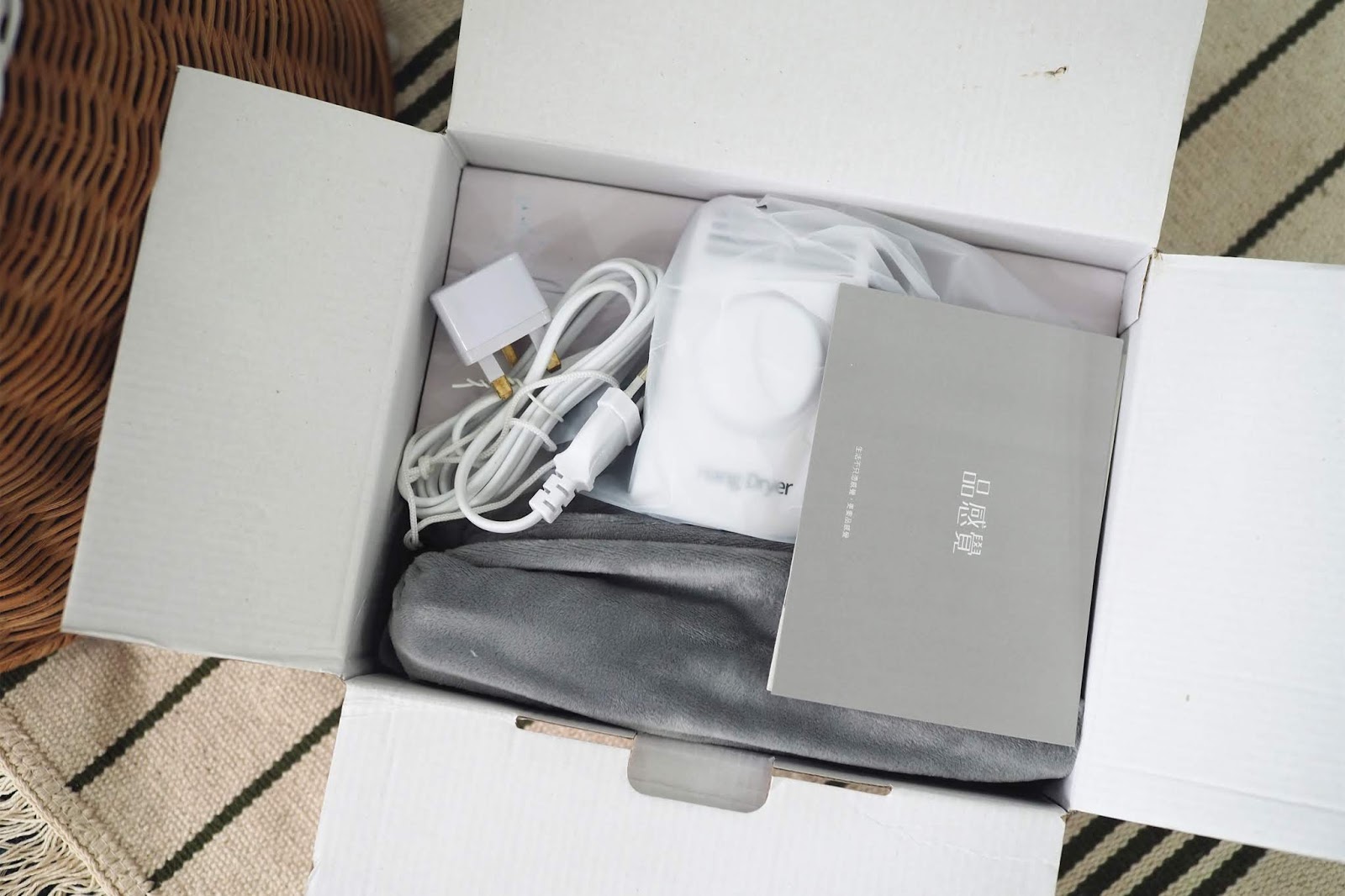 【開箱】帶著走的『干衣機』？Futurous Dry Angel 微型烘衣烘鞋機 myfeel 品感覺（折扣碼：MYFEELJEZ