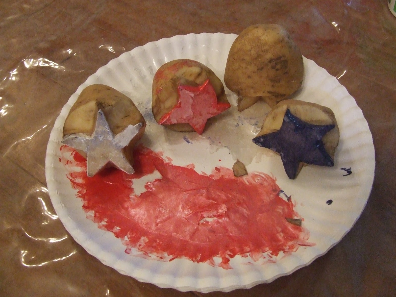 The Full Circle Gardener: Garden Crafty: Potato Stamp T-shirts