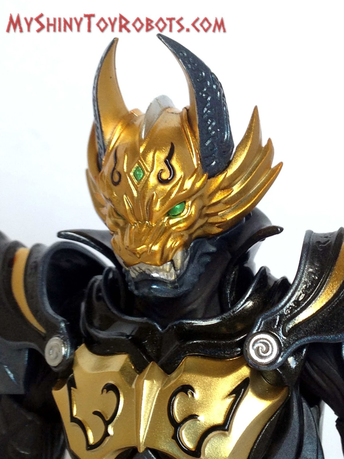 My Shiny Toy Robots: Toybox REVIEW: S.H. Figuarts Garo Ryuga Ver.