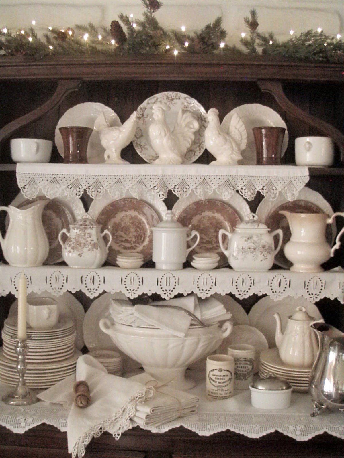 Cabin & Cottage : The Thanksgiving Hutch