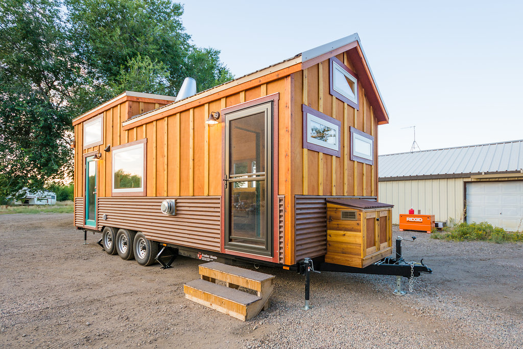 Laura's Mitchcraft Tiny Home [ TINY HOUSE TOWN ]