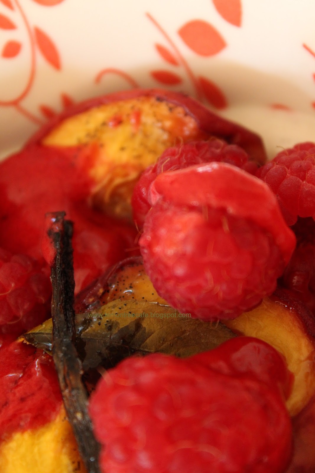 a lemon tree cafe: melba deser z brzoskwiń i malin - melba of peaches ...