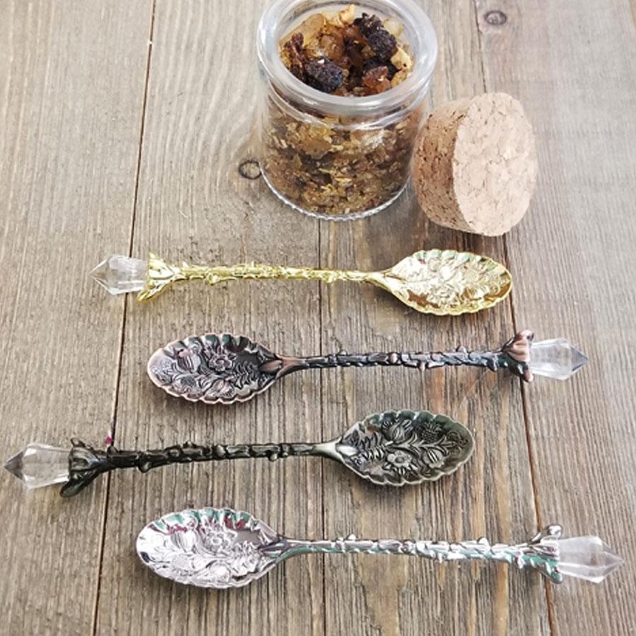 EL PODER DE LOS RITUALES: LA BRUJERÍA Y LAS CUCHARAS