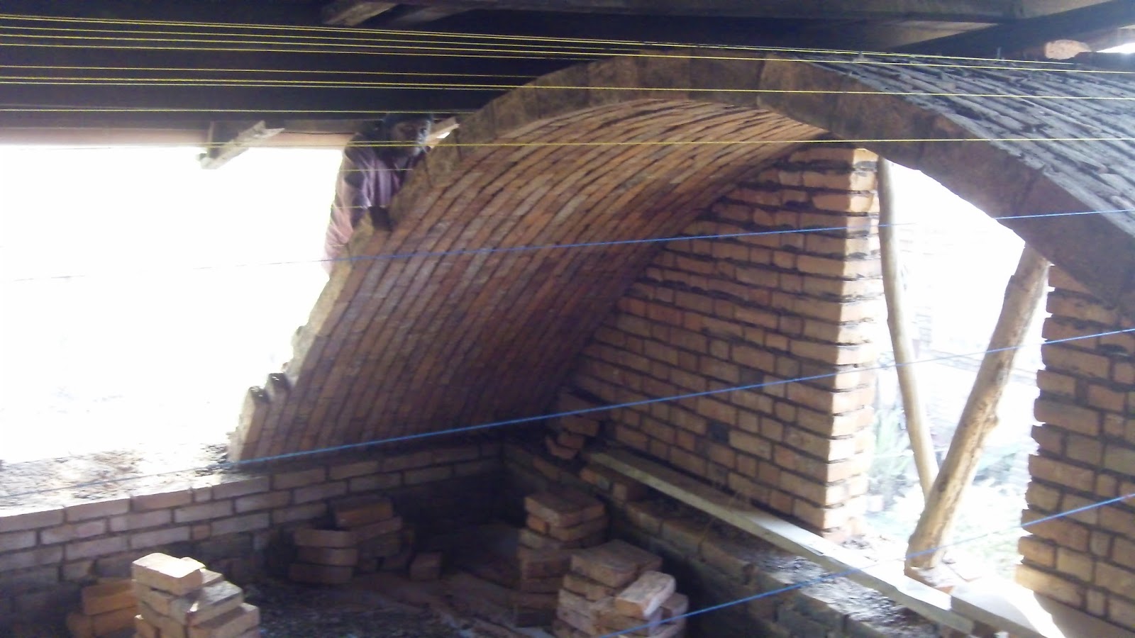 Alternative Building Construction : Improving single brick vaults