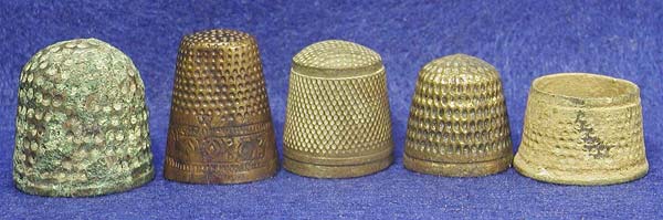 Paseando por la Historia: Historia del dedal