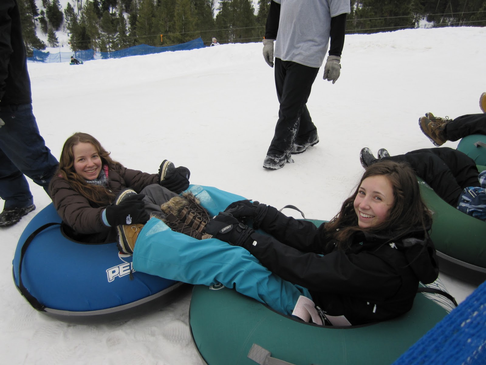 Escola SESC in Riverstone: more pictures of the tubbing on sunday