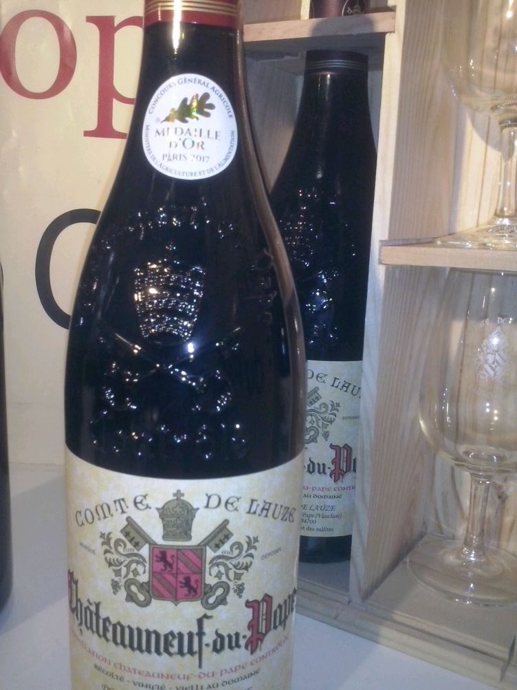 Domaine Comte de Lauze Châteauneuf du Pape: Médaille d'Or au Concours ...