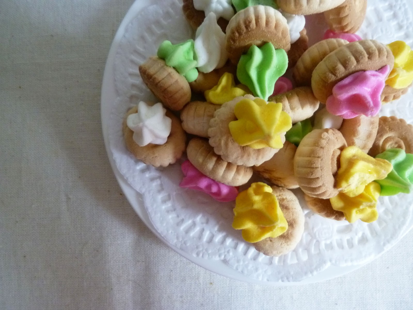 K'ling Kalang, Everything I Love: Colourful Icing Biscuit