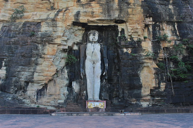 Into the Center of Jain Culture and History of Chanderi | India ...