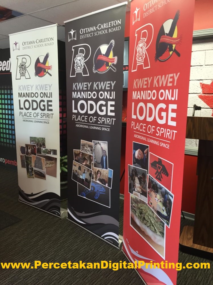 Contoh Desain ROLL UP BANNER Dari Percetakan Digital Printing Terdekat ...