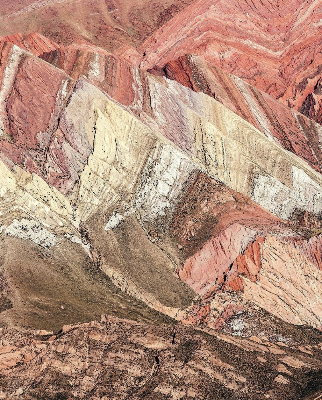 COLOR STORY: MUDDY RED WITHIN THE HOME | en shell space