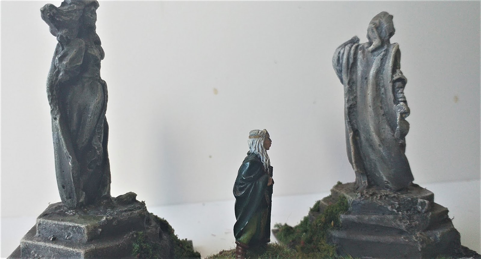 BMC Miniatures: Golgotha's Fantasy - Elven Statues