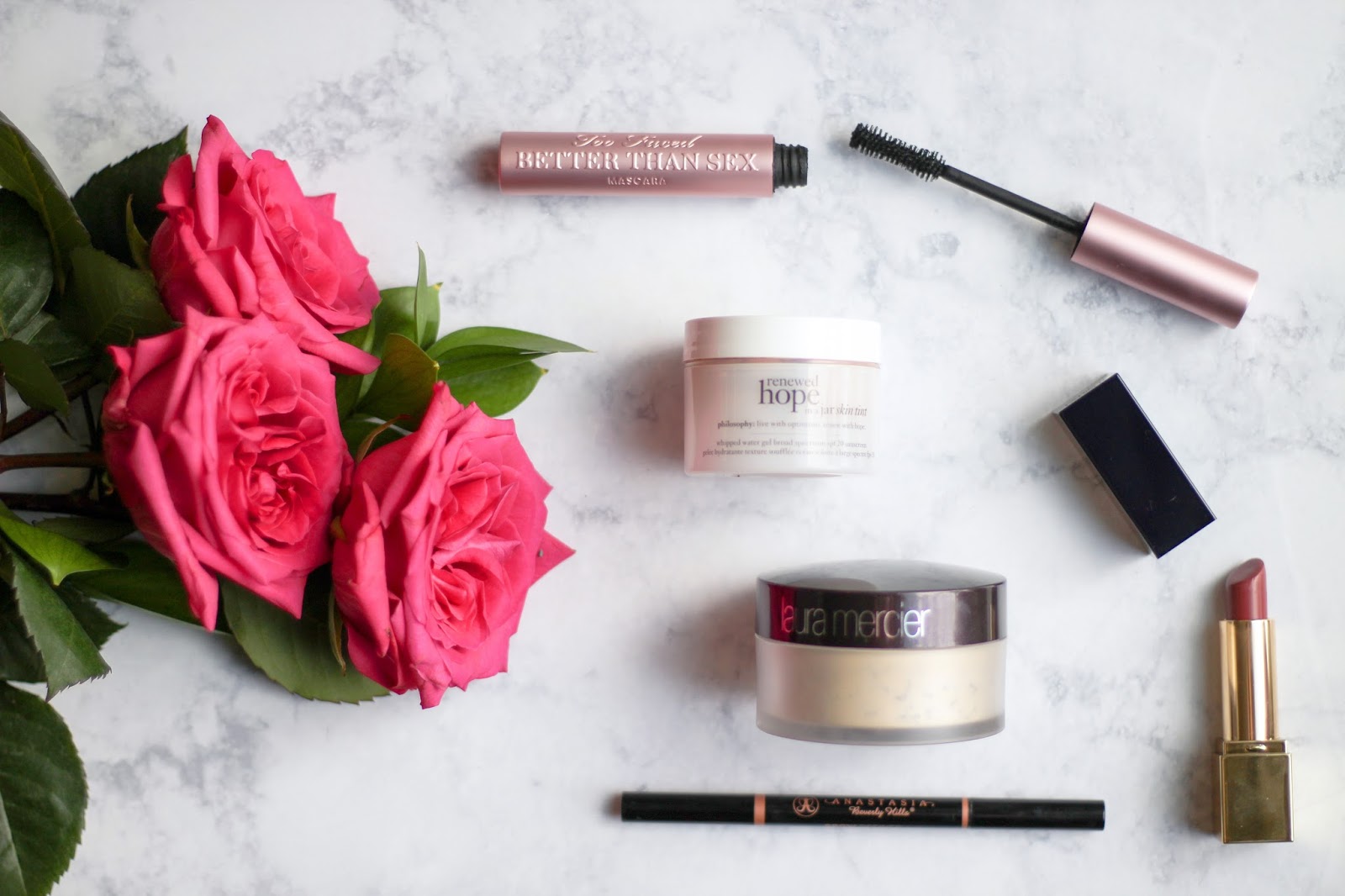 SIMPLE MAKEUP LOOK: 5 PRODUCTS IN 5 MINUTES | A Classy Fashionista