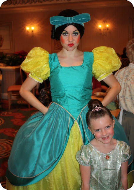 little pumpkin grace: Bibbidi Bobbidi Boutique! {Disney Day 6, Part II}