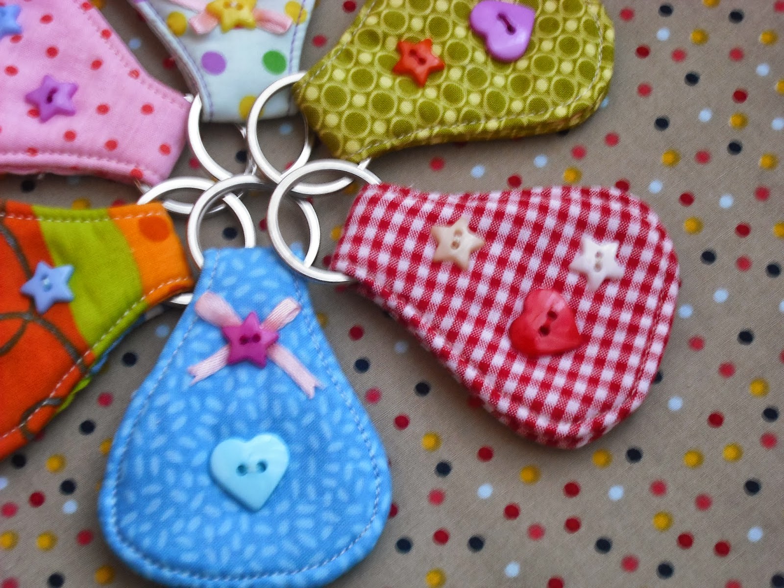 FIELTROS PAKITI: LLAVEROS (Con tutorial)