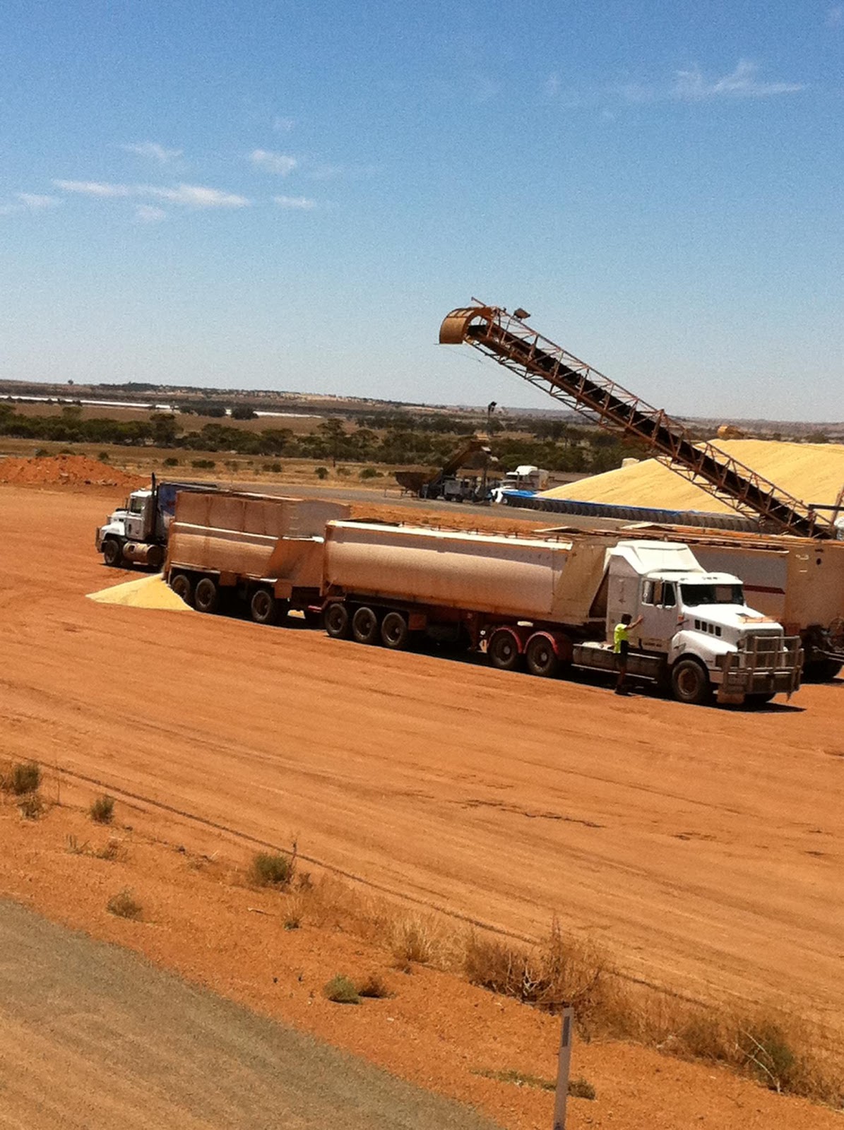 Capacity Reached at CBH = Wheat on the Ground! - Carnamah Historical ...