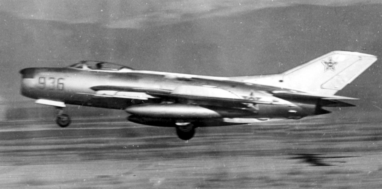 Military Photos and Photoshops: Mikoyan-Gurevich MiG-19