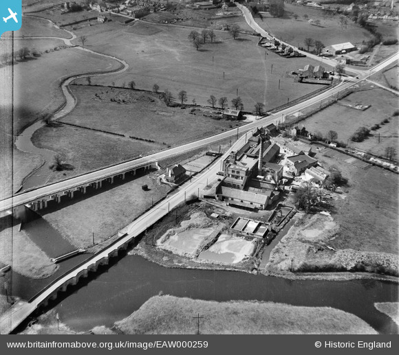 Liberal England: The two bridges over the Nene at Irthlingborough in 1946