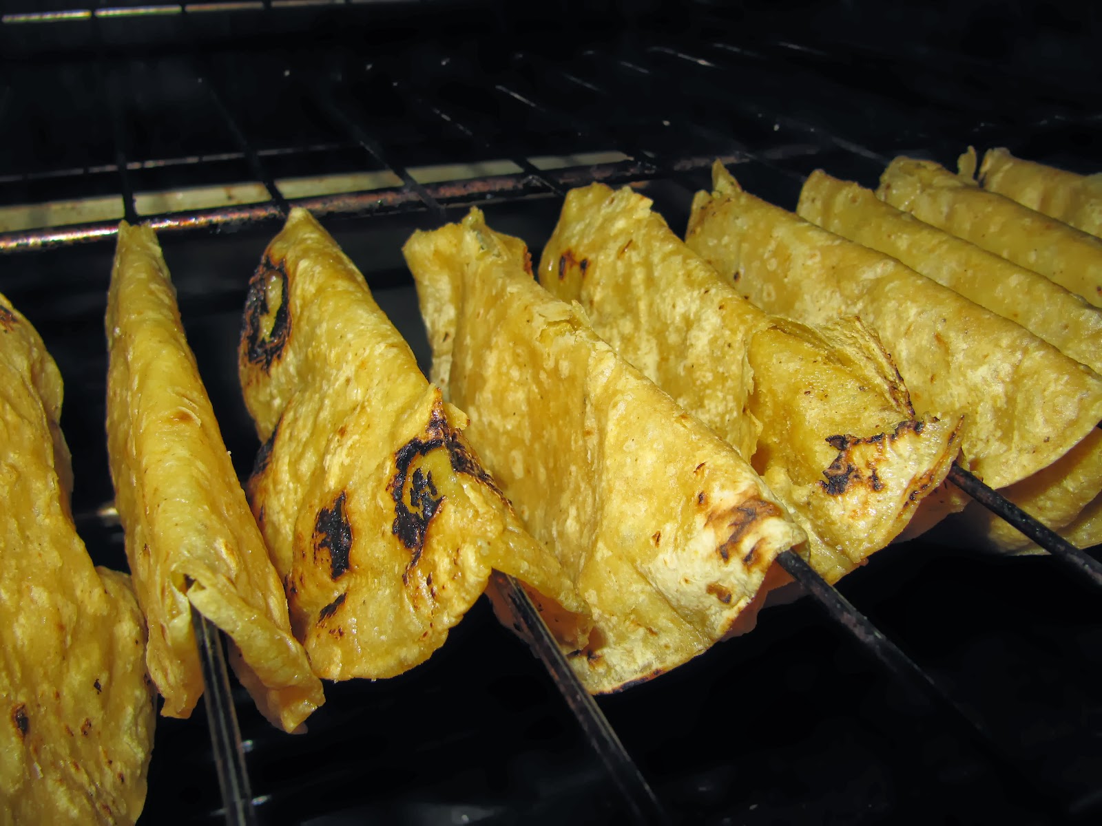 comal caliente: taco night tacos