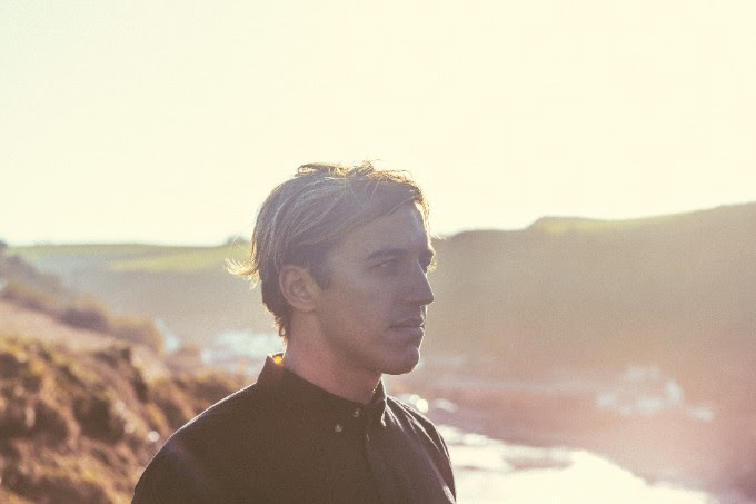 Indie Obsessive: “Drifting” by Nathan Ball – A Song Review