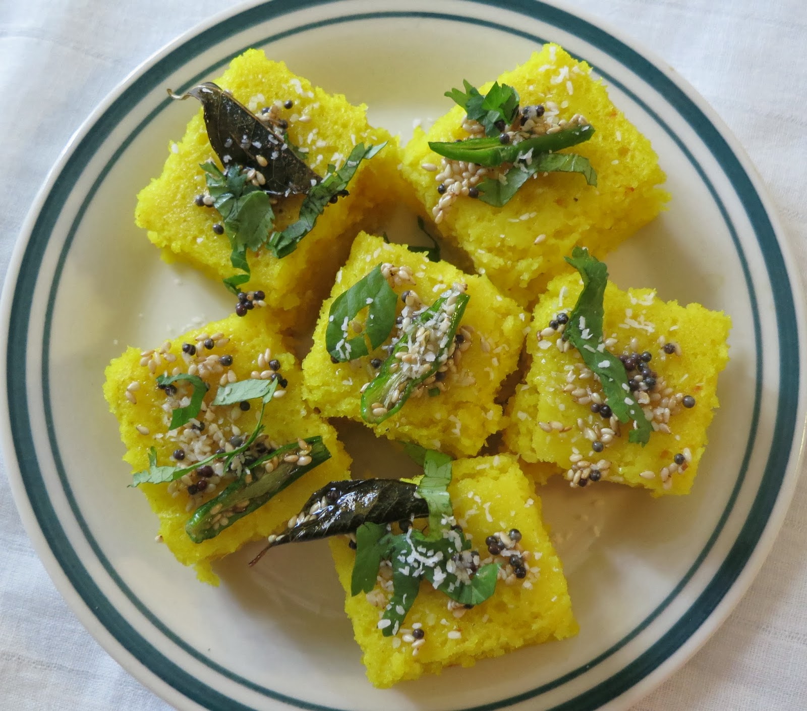 Simply Delicious: Instant Suji (Semolina)Dhokla in Microwave