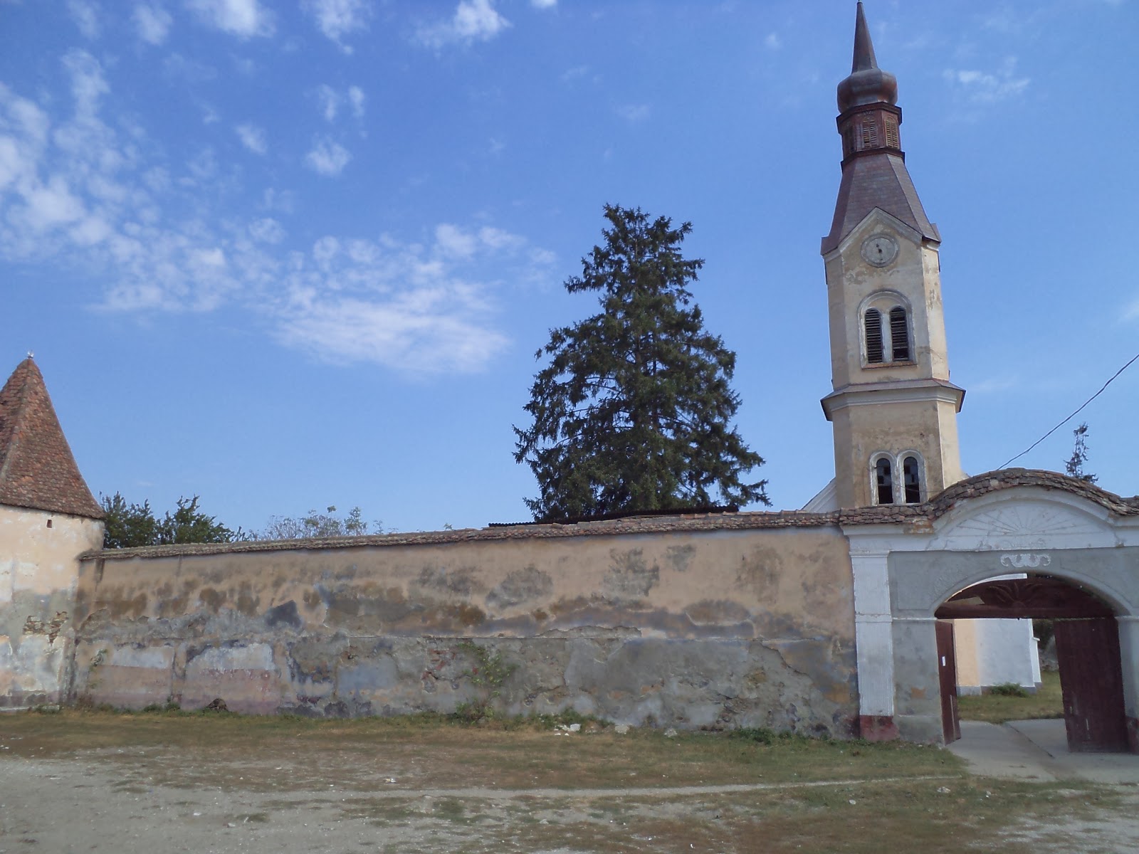 Gabi Bernad: Biserici sasesti