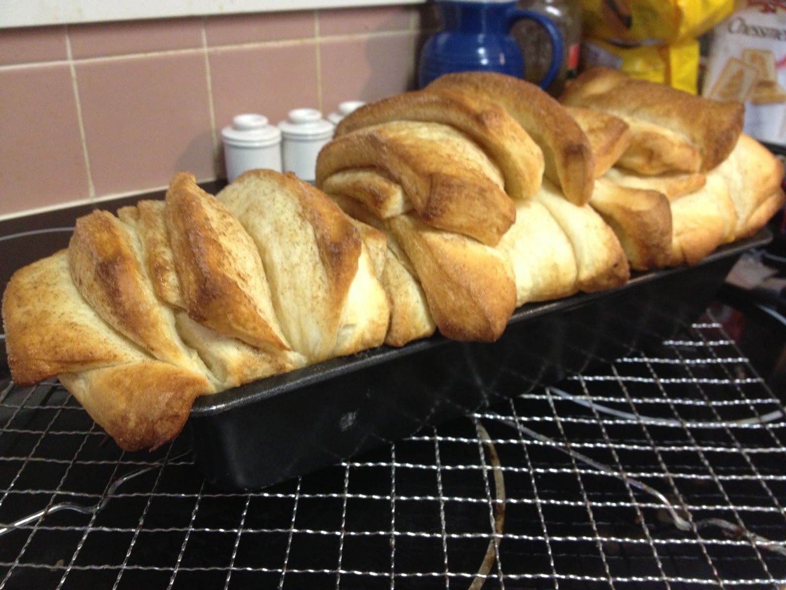 Tracy Cooks in Austin: Cinnamon CRAZY bread loaf , yeah, I was bored