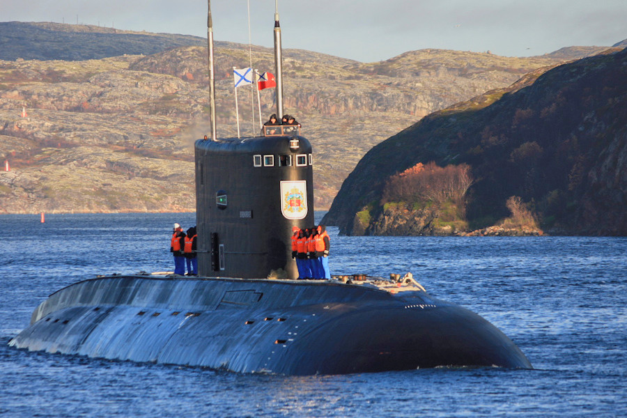 Kilo-class Submarine/SSK Kilo Class (Type 877EKM)/Project 877 Paltus ...