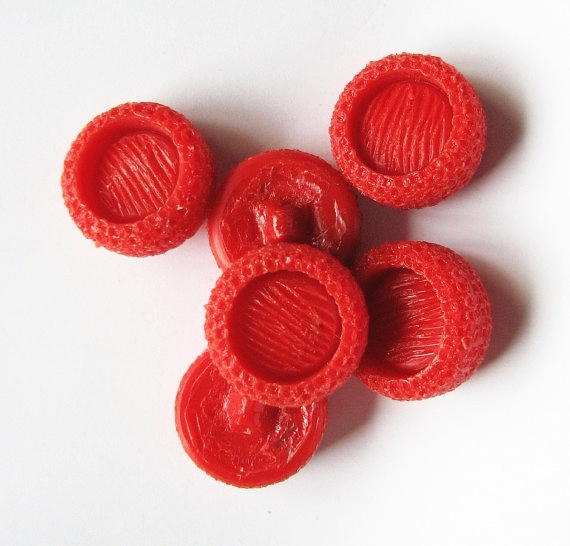 Agnes' Vintage World: Celluloid - the indispensabe spy's equipment