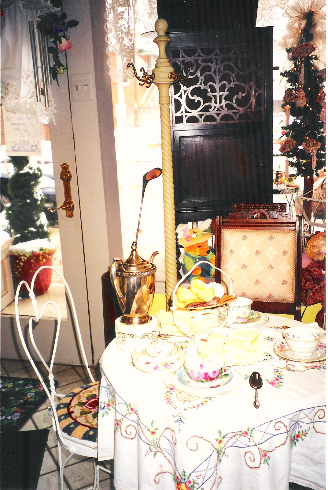 Relevant Tea Leaf: Victorian Tea Parlor in Berkley, MI