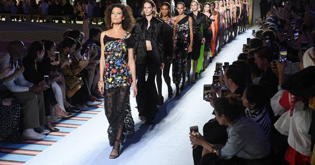 DAILY Iness: 90's TOP MODELS -THE RETURN