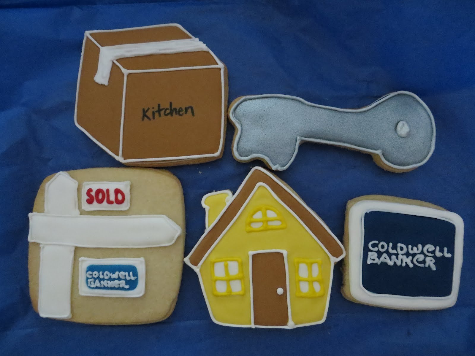 CAKES AND MORE: Moving cookies