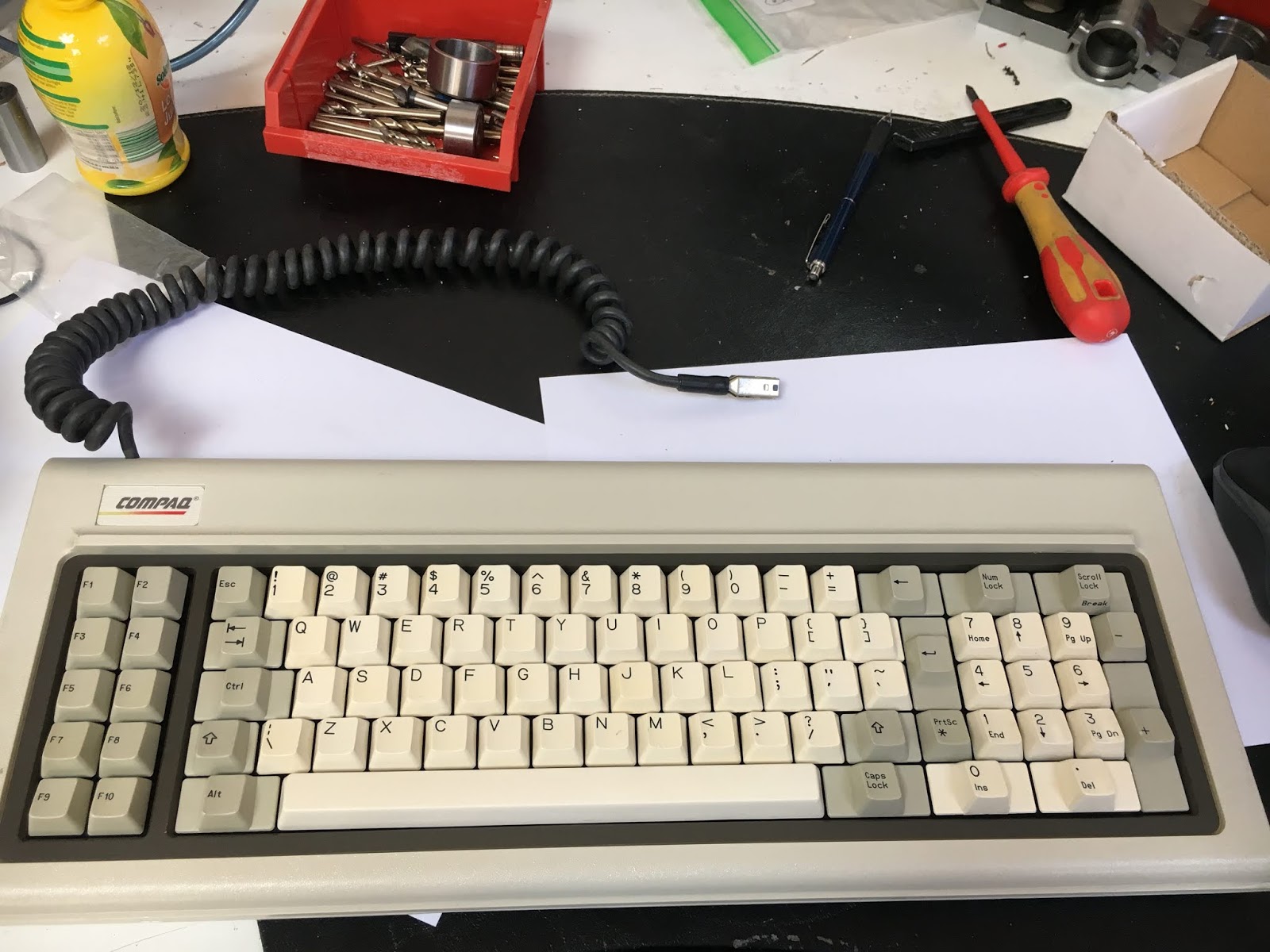 The Mighty Shiz: Compaq Portable keyboard "Retrobrighting" and repairs ...