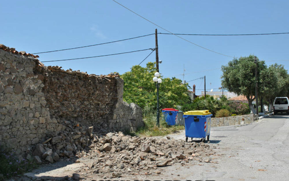 ΔΕΙΤΕ ΦΩΤΟΓΡΑΦΙΕΣ ΑΠΟ ΤΗΝ ΛΗΜΝΟ... ΖΗΜΙΕΣ ΣΕ ΠΑΛΙΑ ΣΠΙΤΙΑ ΚΑΙ ...