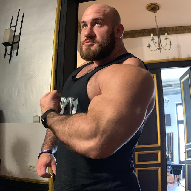 Muscle Lover: Canadian muscle beast - IFBB Pro bodybuilder Antoine ...