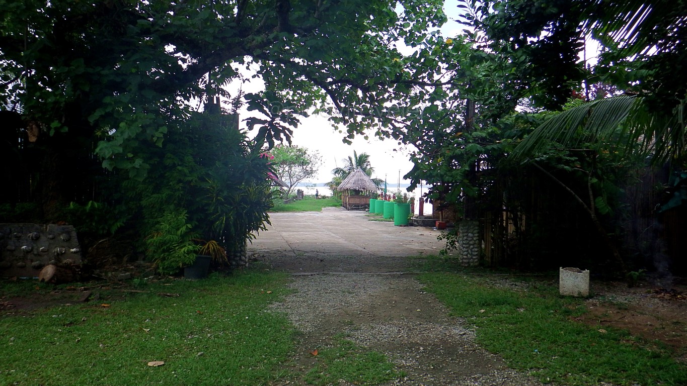 Wayang-wayang Beach Resort