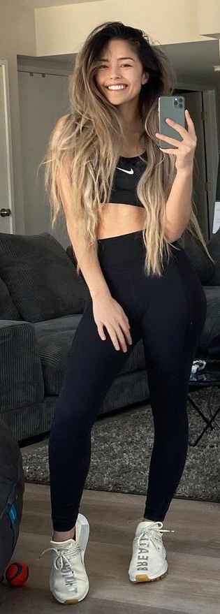 Rachell Hofstetter (Valkyrae) Wiki, Biography, Age, Boyfriend, Facts ...