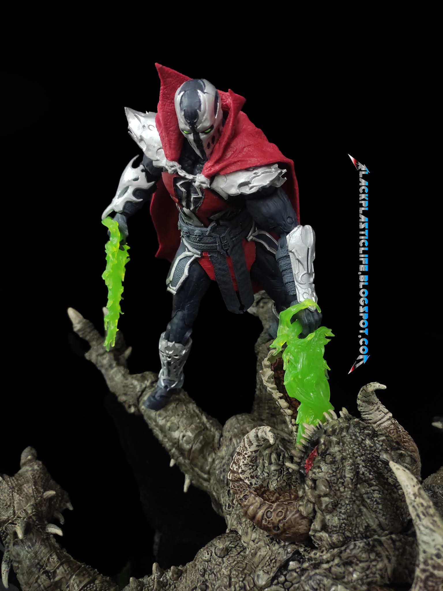 Black - Plastic - Life: McFarlane Malefik Spawn - Pictorial Review