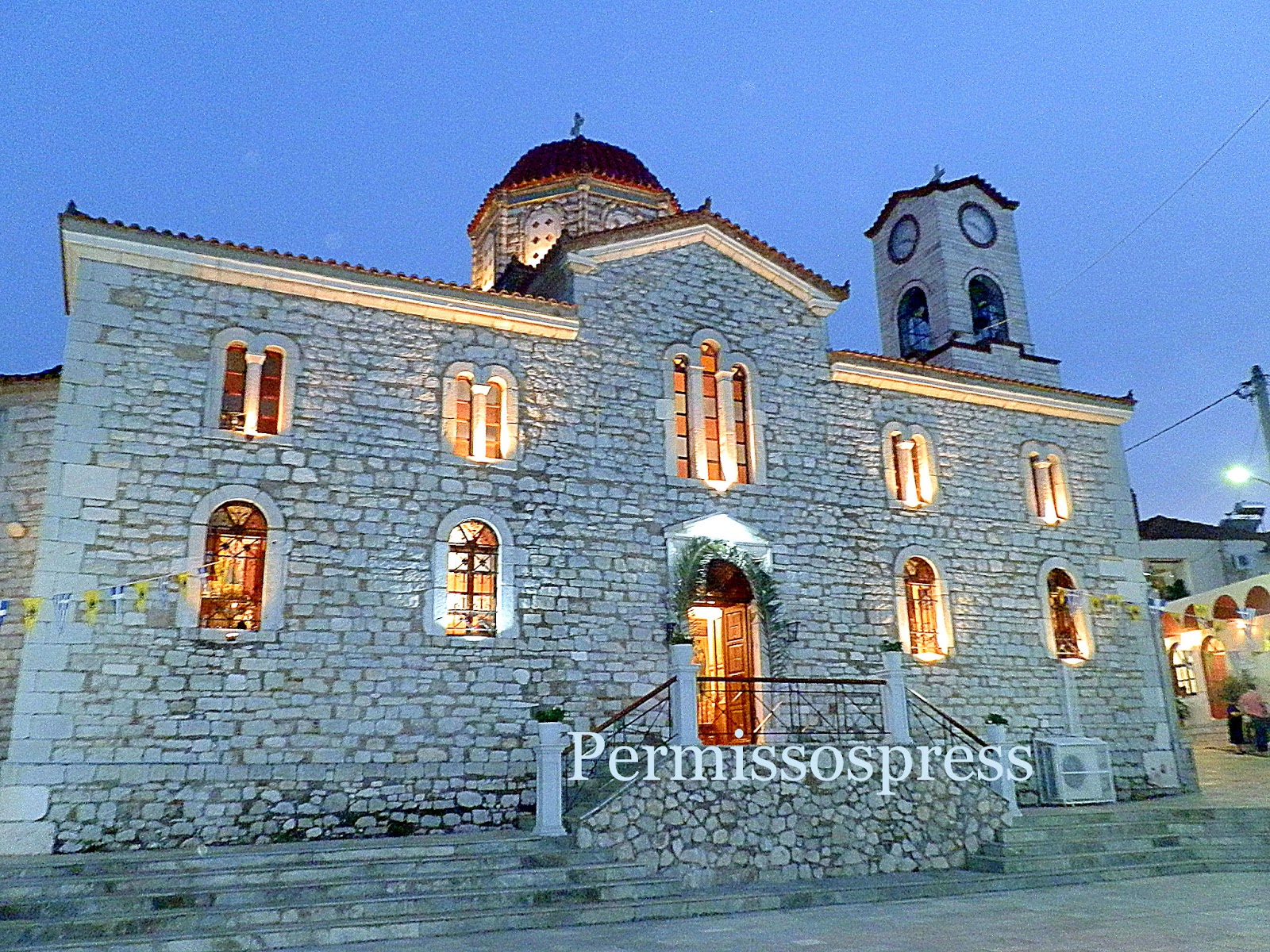 thiva-online: Τιμήθηκαν Άγιο Πνεύμα και Αγία Τριάδα στα Βάγια-φωτορεπορτάζ