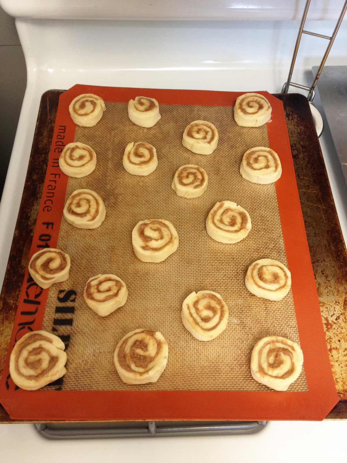 The Almost Perfectionist: Cinnamon Roll Sheep