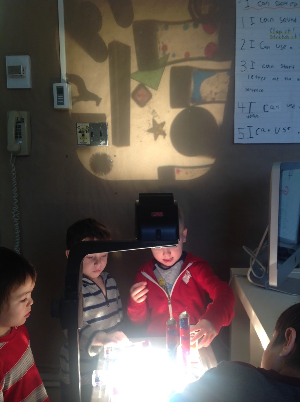 Wonders in Kindergarten: "The shadows are dancing!" Exploring Light and ...