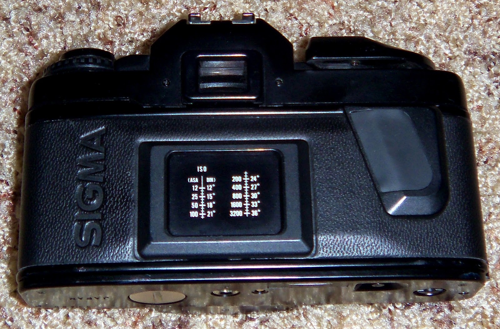 The Chens: The User's Review: Sigma sa-1 35mm SLR Camera with Quartz ...