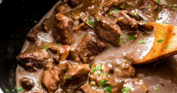 Ridiculously Tender Beef Tips with Mushroom Gravy - Ajib Recipe